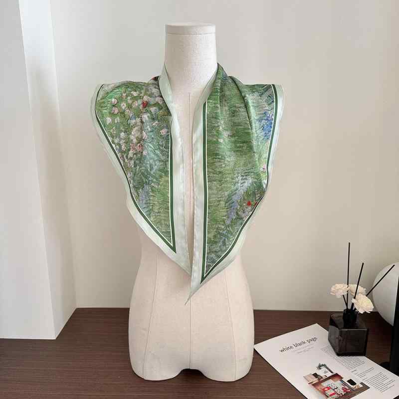 ・カラー展開: 油絵風花柄グリーン、華やか花柄、淡彩濃墨柄、緑野の赤い花柄、青花磁器風花芯柄、可憐な繁花柄、紫アヤメ蝶柄、鮮やかオレンジ花柄、油絵調色彩柄、うさぎ柄、小花柄グリーン、小花柄ブルー、三角ストライプ ミルクホワイト、三角ストライ...