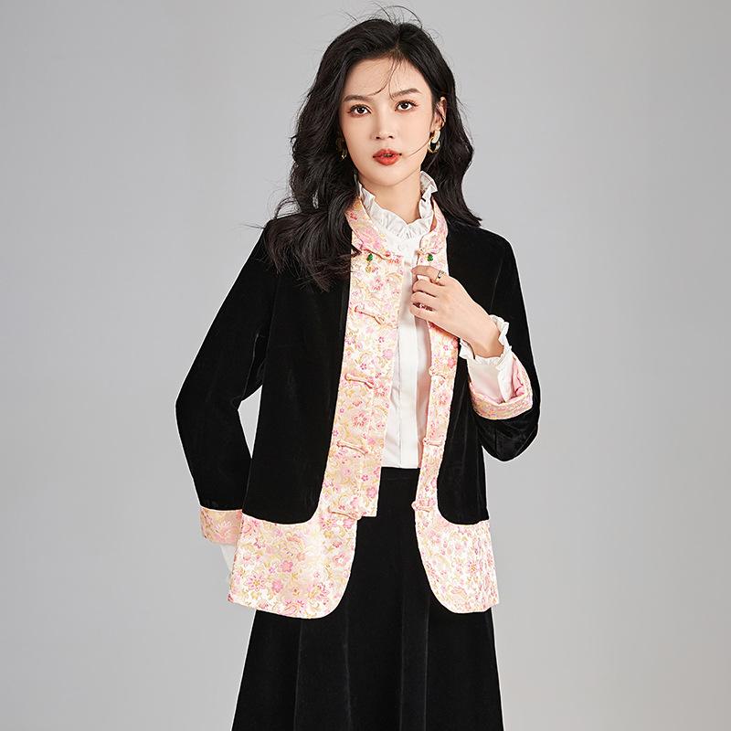 ・カテゴリ: アウター・主な素材: シルク 80-90%、ポリエステル 30%以下・柄: 配色・シルエット: レギュラー・セット形式: 単品・厚さ: 中厚・着丈: レギュラー丈 (50cm〜65cm)・袖丈: 長袖・袖タイプ: レギュラー・...