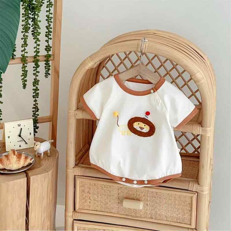 ・カテゴリ: ロンパース・スタイル: カジュアル・主な素材: 綿50%・性別: 男の子・袖丈: 半袖・厚さ: 薄手・開閉: プルオーバー・カラー: ベージュ・サイズ展開: 66cm、73cm、80cm、90cm