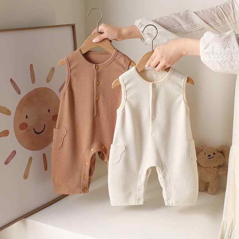 ・カテゴリ: ロンパース・スタイル: カジュアル・主な素材: 綿95%混紡・袖丈: ノースリーブ・フード: なし・厚さ: 通常・開閉タイプ: ジッパー・性別: 男女兼用・季節: 春、秋・対象年齢: 新生児 (0〜1歳)・対象身長: 80cm...