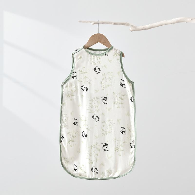 ・安全基準: A基準・主な素材: 綿100%・対象年齢: 幼児（1〜3歳）・性別: ユニセックス・袖丈: ノースリーブ・厚さ: 普通・開閉様式: シングルボタン・スタイル: カジュアル・カテゴリ: スリーパー・カラー展開: オレンジ（スネー...