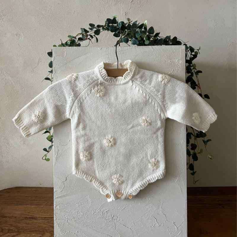 ・カテゴリ: ロンパース・スタイル: 韓国風・主な素材: 綿100%・対象年齢: 乳幼児（1〜3歳、身長80〜100cm）・性別: 女児・袖丈: 長袖・フード: 着脱可能・厚さ: 普通・開閉方式: プルオーバー・カラー展開: 杏色花柄、ピン...