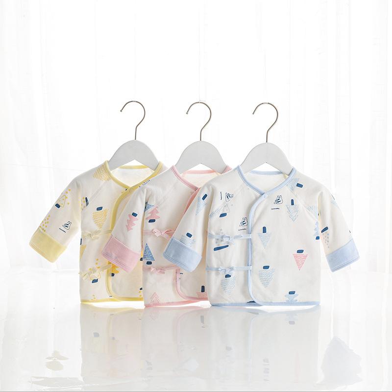 ・安全等級: A類・主な素材: 綿100%・性別: 男女兼用・対象年齢: 新生児（0〜1歳、身長80cm以下）・生地加工: 起毛、柔軟加工・デザイン要素: キュート、プリント・ネックライン: クルーネック・カラー展開: ピンクフォレスト、イ...