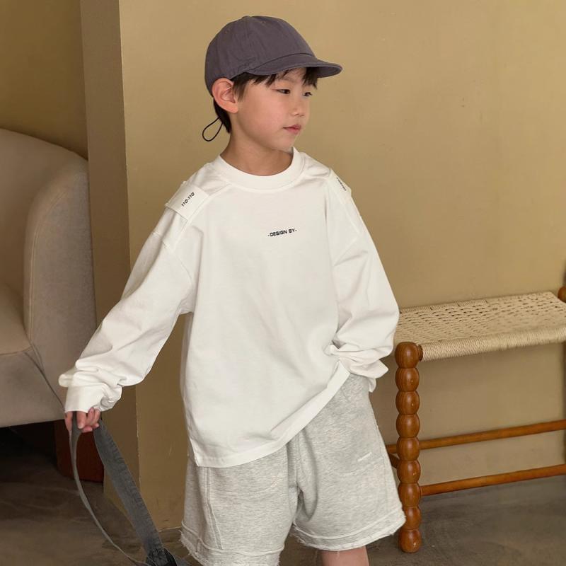 ・カテゴリ: キッズTシャツ・スタイル: 韓国風・性別: 男児・対象年齢: 3～8歳・主な素材: 綿100%・ネックライン: クルーネック・袖丈: 長袖・フード: なし・柄: 無地、アルファベット・デザイン要素: トレンディ・機能: 吸湿速...