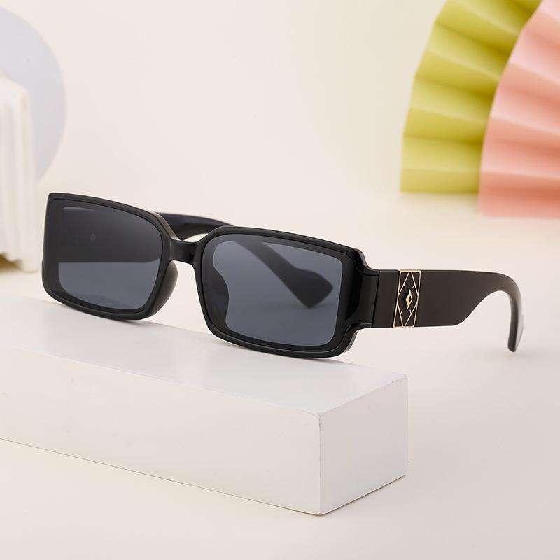 ・レンズカラー: ブラック・フレームカラー: ブラック・可視光線透過率カテゴリ: カテゴリ2/サングラス・フレーム構造: フルリム・UVカット: UV400・用途: 日焼け対策、旅行、ファッション、運転、ステージ演出、パーティー・形状: ス...