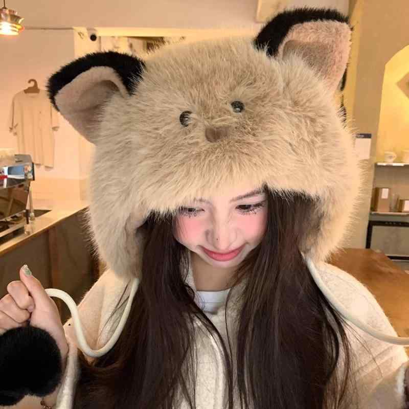 ・カテゴリ: ファーキャップ・デザイン要素: 猫・帽頂スタイル: ラウンドトップ・つばスタイル: ワイドブリム・カラー展開: ブラック、ベージュ、カーキ、ブラウン・サイズ展開: M (56-58cm)・機能: 保温、防風・主要生地混紡率: ...
