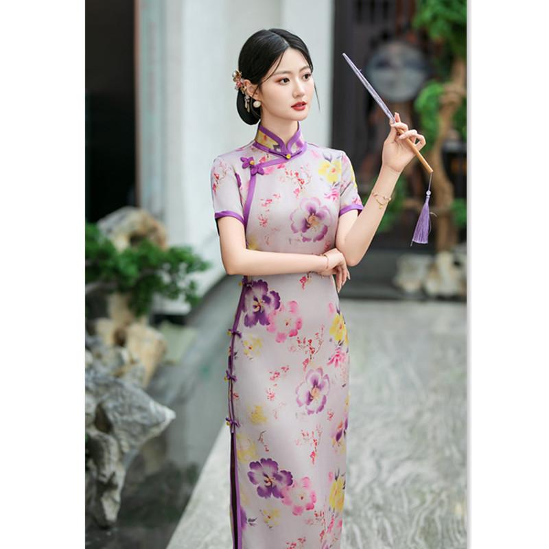 ・カテゴリ: 旗袍・主な素材: ポリエステル、スパンデックス・丈: ロング・ネックライン: スタンドカラー・前合わせ: 斜め・袖丈: 肘丈・袖タイプ: レギュラー・スリット: ミドル丈・柄: 3D柄・サイズ展開: M、L、XL、XXL、XX...