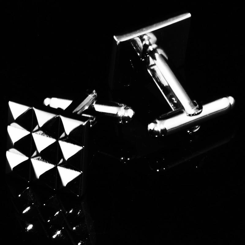 ・素材: 金属・構造: 足つきボタン・形状: 四角形・用途: シャツ・柄: 象嵌・サイズ: 15mm