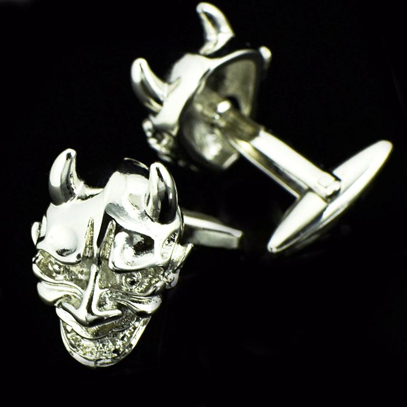 ・カテゴリ: 服飾雑貨・スタイル: メンズ・素材: 金属・構造: 足付きボタン・形状: 顔モチーフ・柄: 凸型模様・サイズ: 23mm