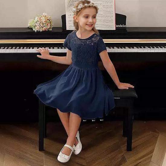 ・カテゴリ: キッズドレス・性別: 女の子・対象年齢: 中小童（3〜8歳、身長100〜140cm）・スタイル: プリンセス・デザイン要素: プリンセス・主な素材: ポリエステル 80%・裏地素材: ポリエステル・カラー展開: 紺、スカイブル...