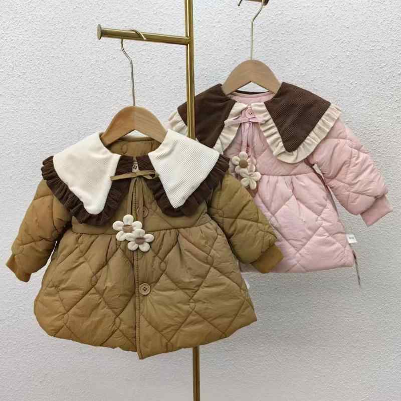 ・性別: 女の子・スタイル: 韓国風・対象年齢: 1〜3歳 (80〜100cm)・フード: なし・主な素材: ポリエステル100%・裏地素材: ポリエステル95%以上・留め具: シングルボタン・ネックライン: ラウンドネック・カラー展開: ...