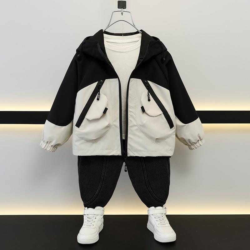 ・性別: ユニセックス・対象年齢: 中小童 (3～8歳、身長100～140cm)・シーズン: 秋・スタイル: カジュアル・厚さ: 普通・フード: 取り外し不可・デザイン要素: トレンド・袖丈: 長袖・留め具: ジップアップ・主な素材: ポリ...