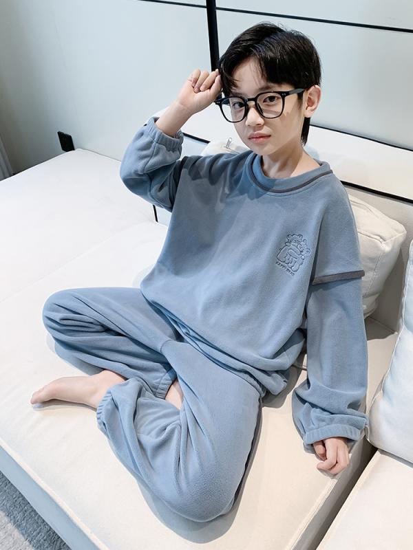 ・カテゴリ: キッズルームウェア・スタイル: カジュアル・主な素材: 綿80%・生地名: コーラルフリース・生地厚: 厚手・機能: 保温・加工: 柔軟加工・柄: キャラクター・デザイン: トレンド・性別: 男性・対象年齢: 8歳以上・カラー...