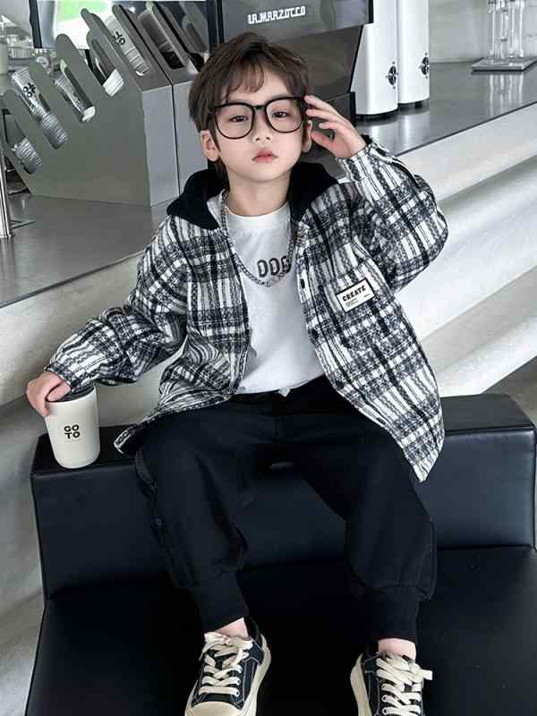 ・カテゴリ: キッズアウター・性別: 男性・対象年齢: 3〜8歳・ネックライン: 襟付き・スタイル: 韓国風・柄: チェック・厚さ: 厚手・フード: 付き・デザイン要素: スポーツ、チェック、トレンド・袖丈: 長袖・主な素材: ポリエステル...