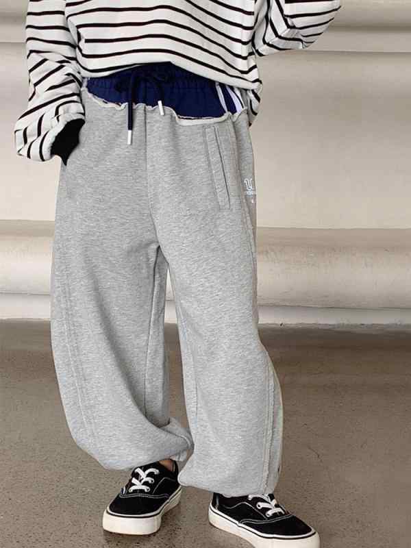 ・スタイル: 韓国風・丈: ロング・主な素材: 綿・性別: 女の子向け・対象年齢: 3～8歳・カテゴリ: デニムパンツ・生地加工: 柔らか加工・柄: 無地・デザイン要素: スポーツ、田園風、かわいい、プリンセス、トレンド・ウエスト: ミドル...