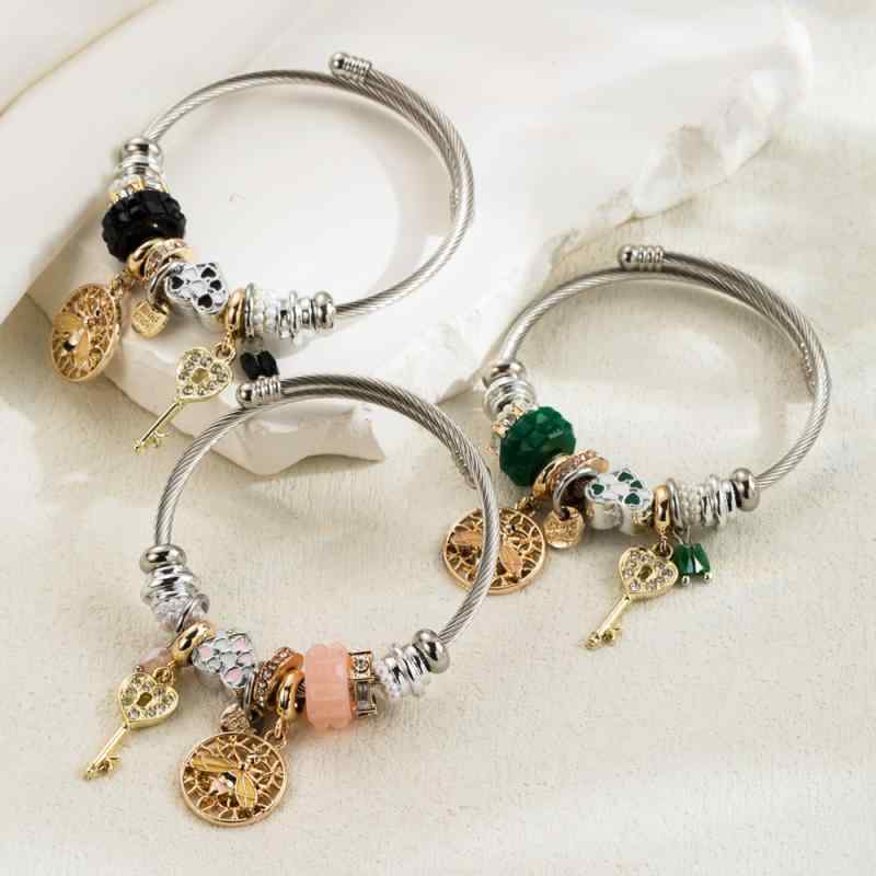 ・カテゴリ: アクセサリー・スタイル: ファッション通勤・対象: ユニセックス・主な素材: ステンレス、合金・形状: 幾何学型・モチーフ: ミツバチ、動物・装飾: ストーン装飾・カラー展開: ブラック、グリーン、ピンク