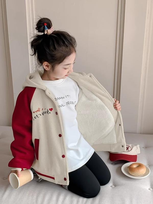 ・カテゴリ: キッズ綿入りアウター・性別: 女の子・スタイル: 韓国風・対象年齢: 3～8歳・加工: 柔らか加工・中綿: ポリエステル繊維・厚み: 厚手・柄: アルファベット、配色・主な素材: ポリエステル100%・裏地素材: ポリエステル...