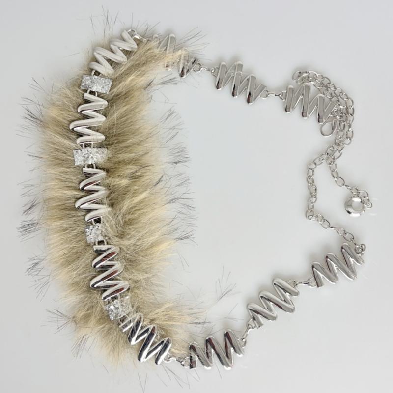 ・カテゴリ: 腰チェーン・性別: 女性・年齢層: 成人・素材: 金属・流行要素: パンク・スタイル: 欧米風・チェーンの数: シングル・長さ: 110cm・幅: 細身・バックル素材: 亜鉛合金