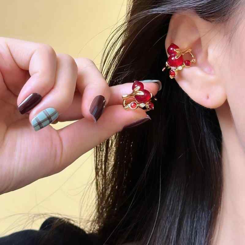 ・カテゴリ: 耳飾り・対象: 女性・素材: 銅・形状: 幾何学・加工: 電鍍・スタイル: 甘辛、個性トレンド・流行要素: 瓢箪、植物花卉