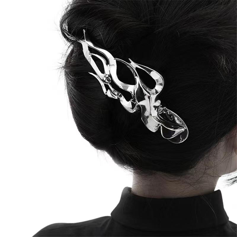 ・主な素材: 銅・対象: 女性・加工方法: 電気メッキ・カテゴリ: ヘアアクセサリー・カラー展開: メイン画像・柄: 線、幾何学・スタイル: 個性的