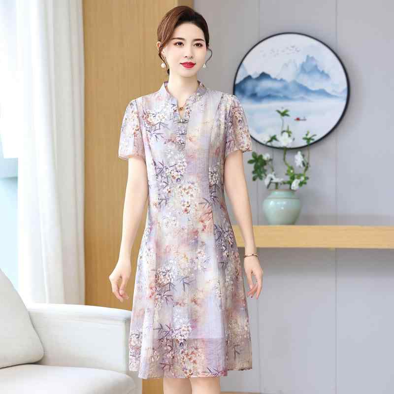 ・カテゴリ: ワンピース・スタイル: コンフォートカジュアル・対象: レディース・主要素材: ポリエステル95%以上・柄: 植物柄・装飾: ラインストーン・フィット: レギュラー・厚さ: 薄手・着用スタイル: プルオーバー・着丈: ミディ丈...