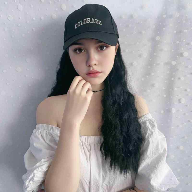 ・対象: ユニセックス・加工方法: 機械製造・染毛・パーマ: 可能・素材: 耐熱ファイバー・肌色: 全ての肌色・顔型: 全ての顔型・スタイル: エスニック・効果: ヘアスタイルチェンジ・ウィッグスタイル: 帽子付きロングカール・特性: メー...