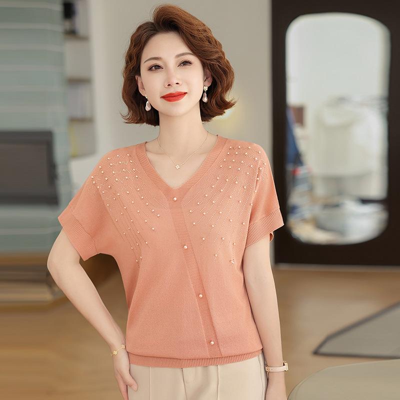 ・カテゴリ: レディースTシャツ・スタイル: リラックスカジュアル・主な素材: 粘性繊維 50～70%、ナイロン 30%以下・柄: 無地・装飾: ビーズ・厚さ: 薄手・フィット: レギュラー・着用スタイル: プルオーバー・着丈: 普通丈・性...