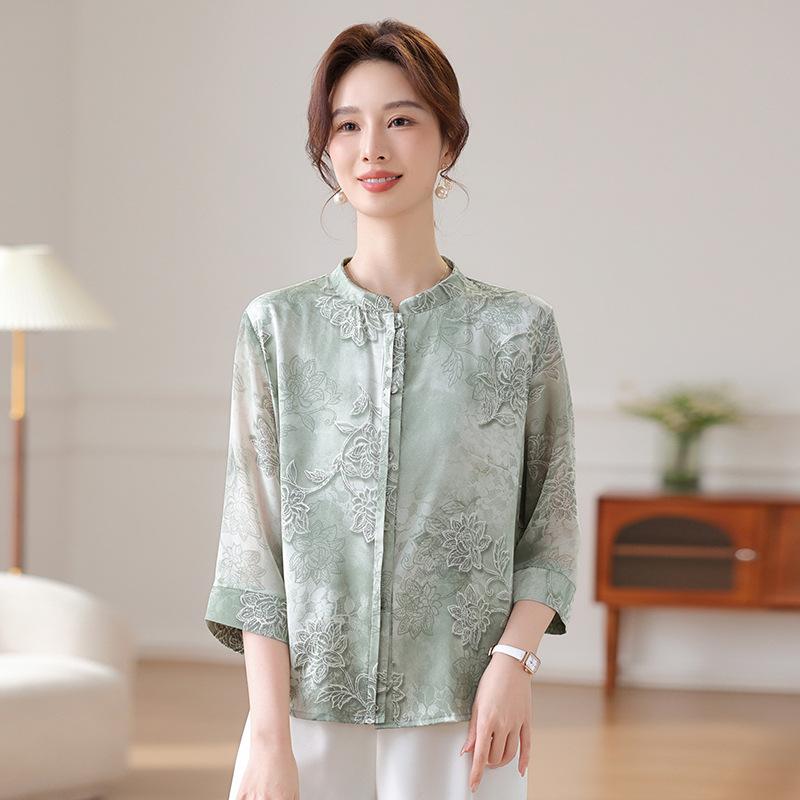 ・カテゴリ: レディースシャツ・性別: レディース・スタイル: 快適カジュアル・フィット: レギュラー・主な素材: ポリエステル95%以上・その他素材: スパンデックス・柄: 小花柄プリント・厚さ: 薄手・着丈: 普通丈・装着スタイル: カ...