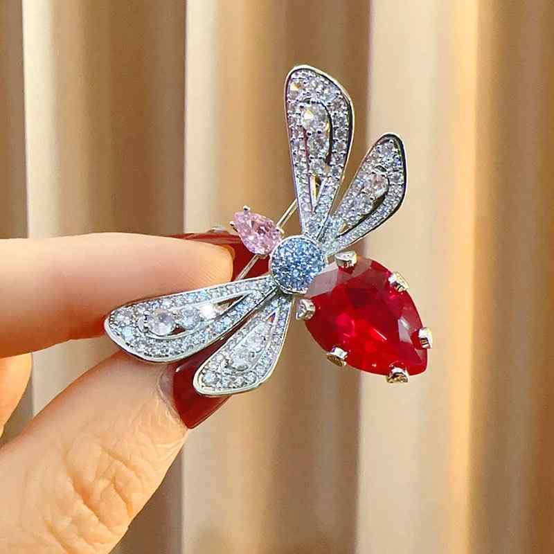 ・素材: 銅・モチーフ: 蝶・加工方法: メッキ加工・機能: 記念、装飾、多機能、結婚式、調節、両用、ギフト、固定・スタイル: 韓国風・スタイルカテゴリ: 個性派・対象: 男女兼用・種類: 胸針・人気要素カテゴリ: 動物