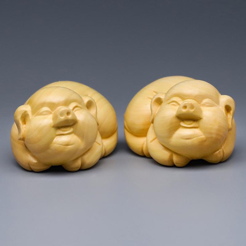 ・カラー: 黄楊木（単体猪）・素材: 黄楊木・サイズ: 約高さ3.7cm×幅6.3cm・スタイル: 新中国風・工芸: 彫刻・ギフト用途: ビジネスギフト、販促ギフト、会議ギフト、祝祭ギフト、表彰記念、PRギフト