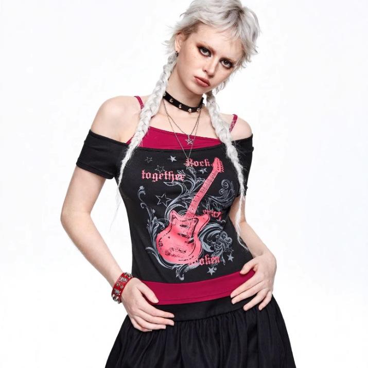 ・カテゴリ: Tシャツ・主な素材: ポリエステル・主な素材混率: 50%〜70%・柄: クリエイティブ・デザイン要素: プリント・デザイン: ワンショルダー・袖丈: 半袖・フィット: スリムフィット・丈: ショート丈（40〜50cm）・ネッ...