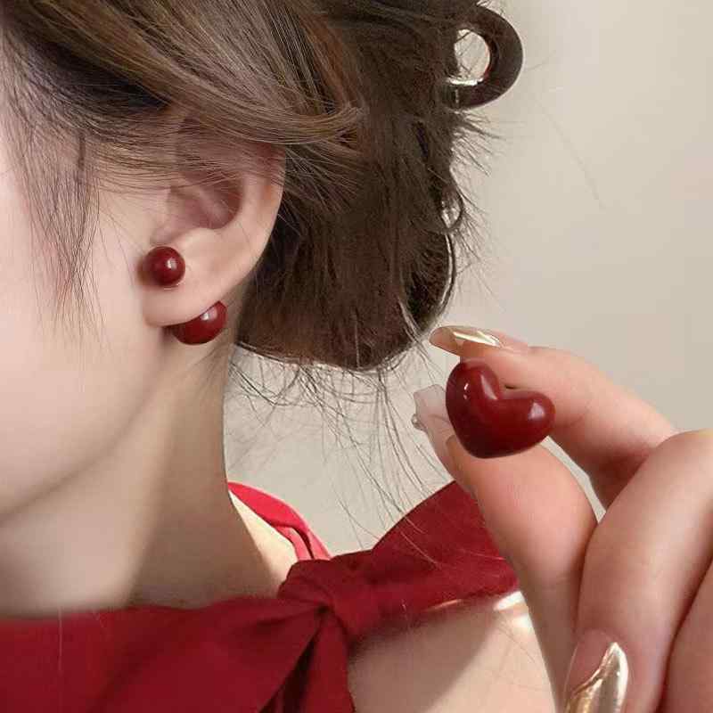 ・主な素材: アクリル、・形状: ハート、・加工: パール加工、・カラー: レッド、・流行要素: ハート、・スタイル: 香港スタイル、・スタイル分類: レトロ、・カテゴリ: ピアス・イヤリング、・対象: レディース、・流行要素分類: 形状、...