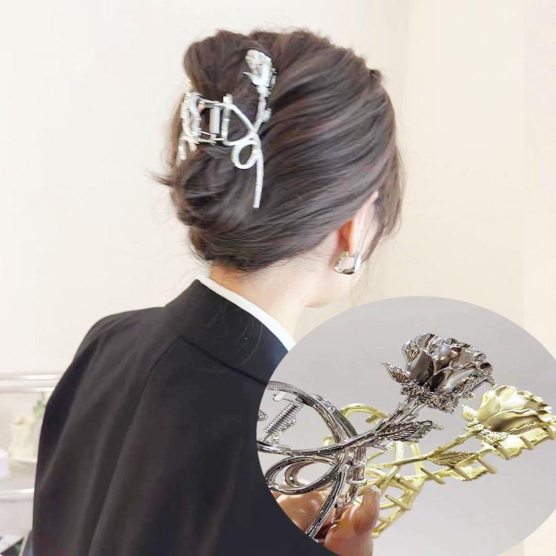・素材: 合金・加工方法: 手作業・ヘアアクセサリー種類: ヘアクリップ・カラー展開: ゴールド-ローズ、シルバー-ローズ、ブラック-ローズ・人気要素: バラ・スタイル: 甘辛スタイル・スタイル分類: 個性トレンド・商品カテゴリ: 頭飾り・...