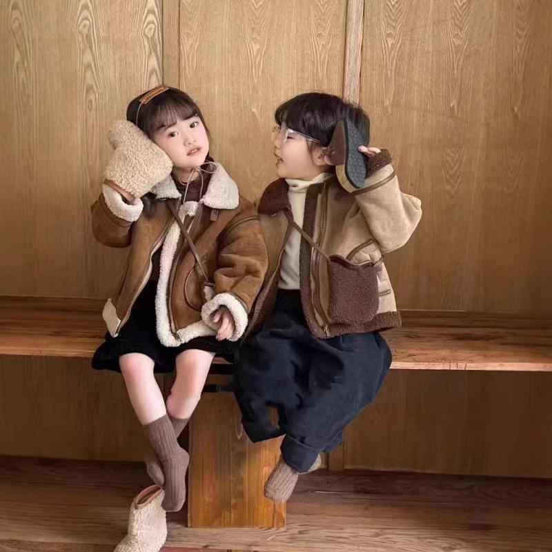・性別: ユニセックス・対象年齢層: 3歳～8歳、身長100cm～140cm・ネックライン: 襟付き・スタイル: 韓国風・柄: 無地・厚さ: 厚手・生地加工: 柔軟処理・要素: トレンド・袖丈: 長袖・生地名: 綿混紡・開閉タイプ: ジップ...