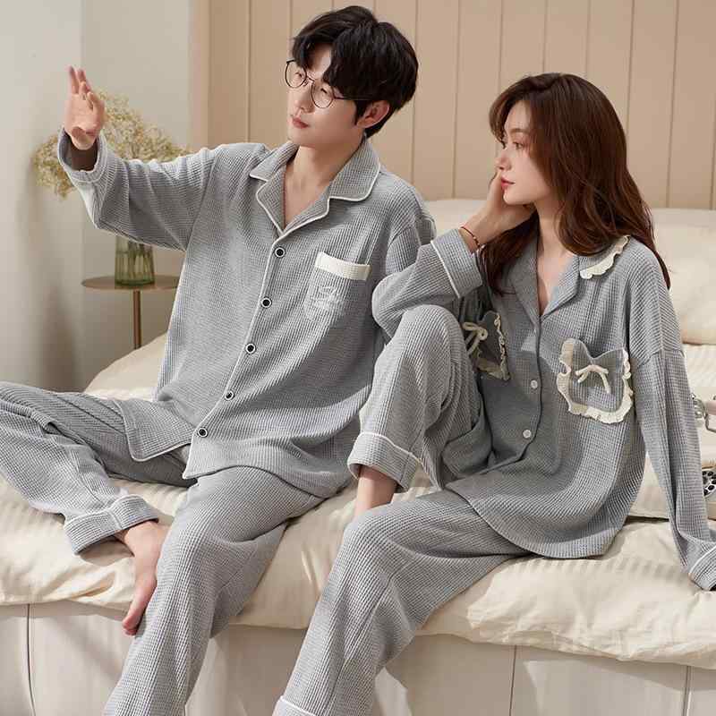 ・カテゴリ: セットアップ・主な素材: 綿30%〜50%未満・アイテム: カーディガン・スタイル: シンプルカジュアル・厚さ: 中程度 (181-200g/m²)・ネックライン: 襟付き、ポロ襟・袖丈: 長袖・丈: ロングパンツ・機能: リ...