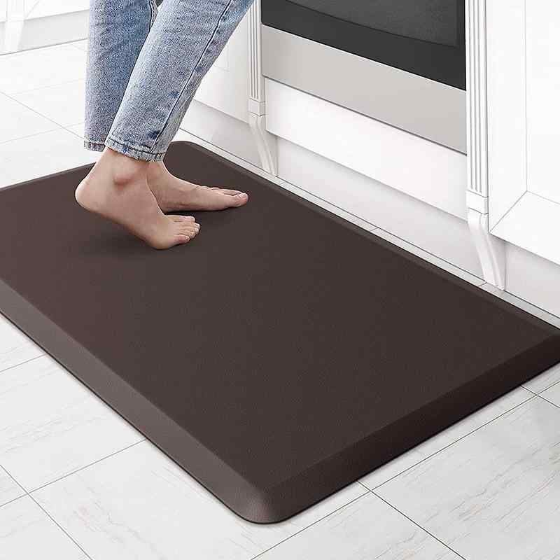 ・素材: PVC・加工技術: 発泡、型押し・形状: 正方形・柄: 無地・お手入れ方法: 掃除機
