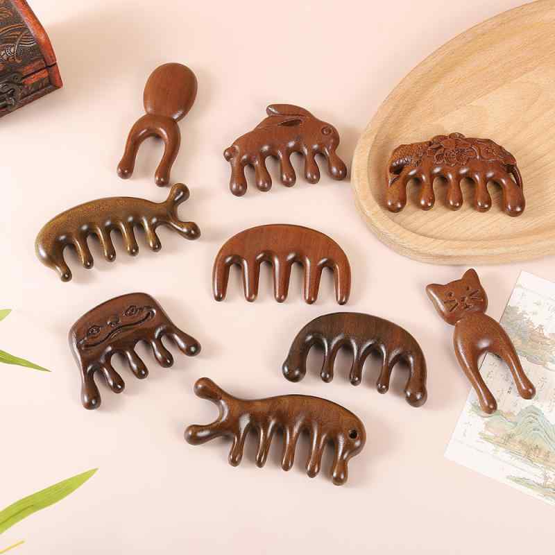 ・カテゴリ: 木櫛、マッサージコーム、実用コーム、クリーニングコーム・主な素材: 金糸檀木・種類: 海馬穴なしコーム、小カエル鼻用スクレーパー、金糸檀蓮魚マッサージコーム、檀木五歯コーム、海馬穴ありコーム、ウサギ五歯コーム・サイズ: 10c...