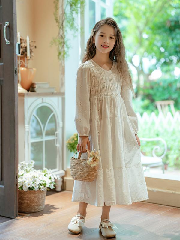 ・スタイル: プリンセス・カテゴリ: ワンピース・主な素材: 綿95%・性別: 女の子・対象年齢: 8歳以上、身長140cm以上の中大童・柄: 無地・生地加工: 柔軟加工・対象シーズン: 春、秋・袖丈: 長袖・スカート丈スタイル: プリンセ...