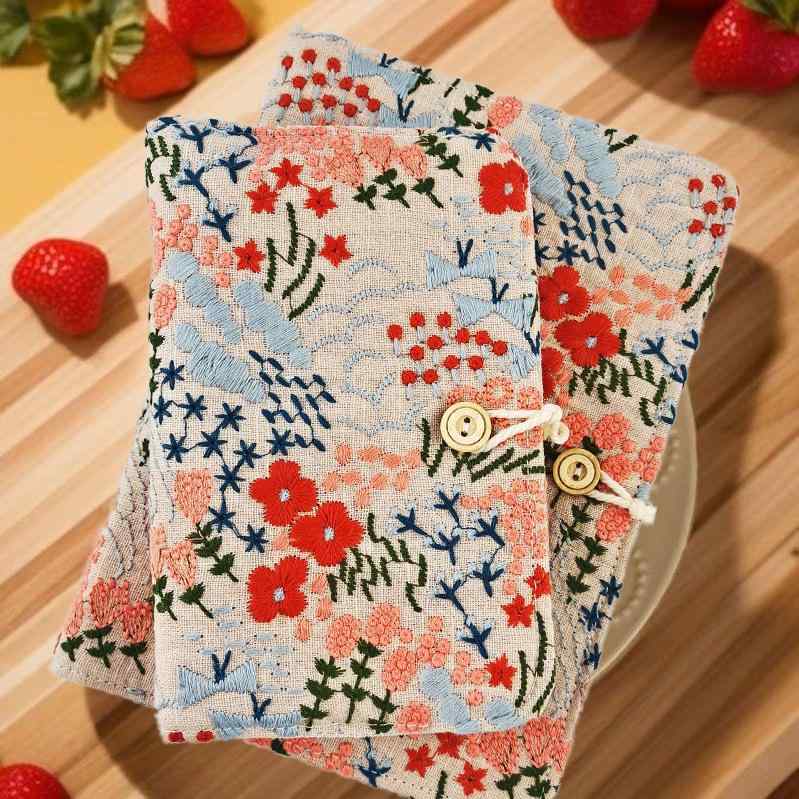 ・カテゴリ: ノート・表紙素材: 布・表紙カラー: 花海（全面刺繍）・製本: ルーズリーフ・本文素材: ダウリング紙・本文紙厚: 100g・サイズ・内容: A6（ルーズリーフカバーのみ）、A6（カバー+白紙90枚/180ページ）、A6（カバ...