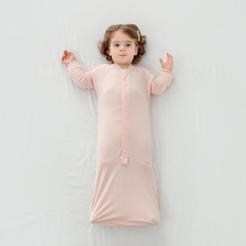 ・カテゴリ: 睡袋・対象年齢: 乳幼児・タイプ: ウェア型・主な素材: 竹繊維・裏地素材: 竹繊維・ファスナー素材: ナイロン・柄: 無地・カラー展開: 浅いグリーン、ミントグリーン、ヘザーグレー、ライトピンク、スカイブルー・サイズ展開: ...