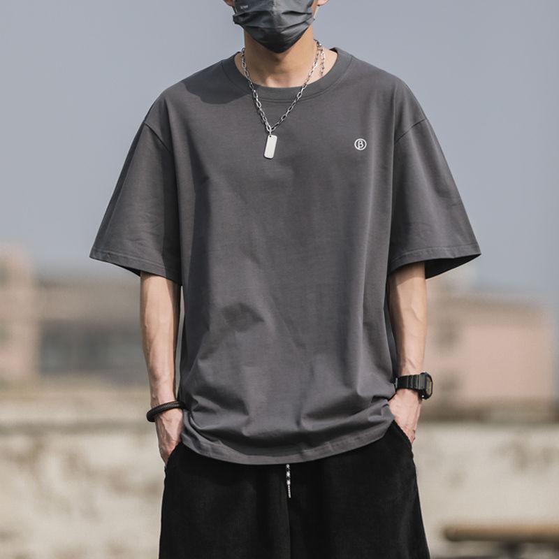 ・カテゴリ: Tシャツ・スタイル: きれいめカジュアル・タイプ: プルオーバー・フィット: ルーズフィット・主な素材: 綿96%以上・生地の重さ: 約200g・ネックライン: クルーネック・袖丈: 半袖・袖タイプ: ドロップショルダー・厚さ...