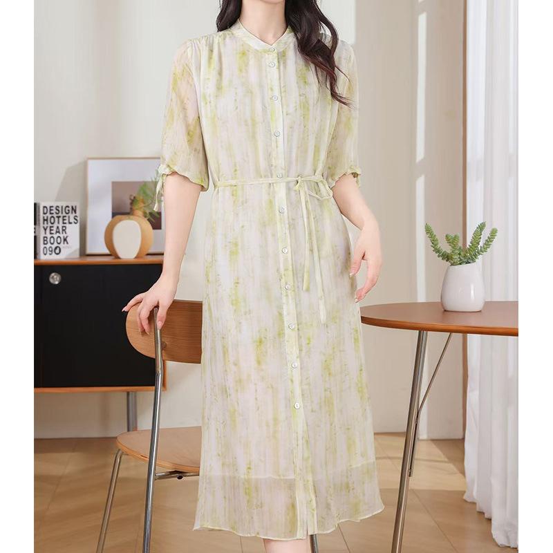 ・加工: パッチワーク、スプライス・組み合わせ形式: 単品・丈: ロング・ネックライン: スタンドカラー・袖タイプ: レギュラー・袖丈: 半袖・主な素材: 桑蚕糸・カラー展開: ライトイエロー、水墨ブルー・サイズ展開: M、L、XL、XXL...