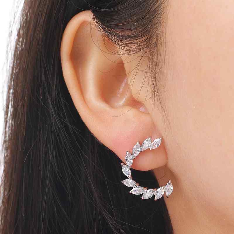・カテゴリ: ピアス・対象: ユニセックス・素材: 銅・ポスト素材: S925シルバー・加工: ジルコニア埋め込み・デザイン: リーフ、幾何学模様、ライン・スタイル: インスタ風、個性派・カラー: シルバー・モチーフサイズ: 約18×15m...