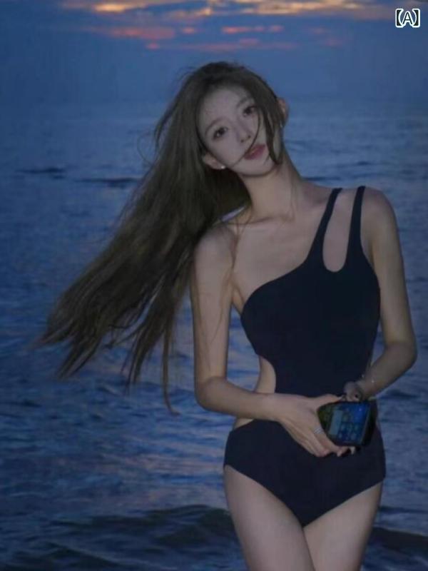 ・カテゴリ: ワンピース水着・スタイル: セクシー・柄: 無地・デザイン: 背中開き・主な素材: ナイロン85%・裏地: ポリエステル15%・重量: 180g・用途: スイミング・カラー展開: ブラック、ホワイト、赤・サイズ展開: M、L、...