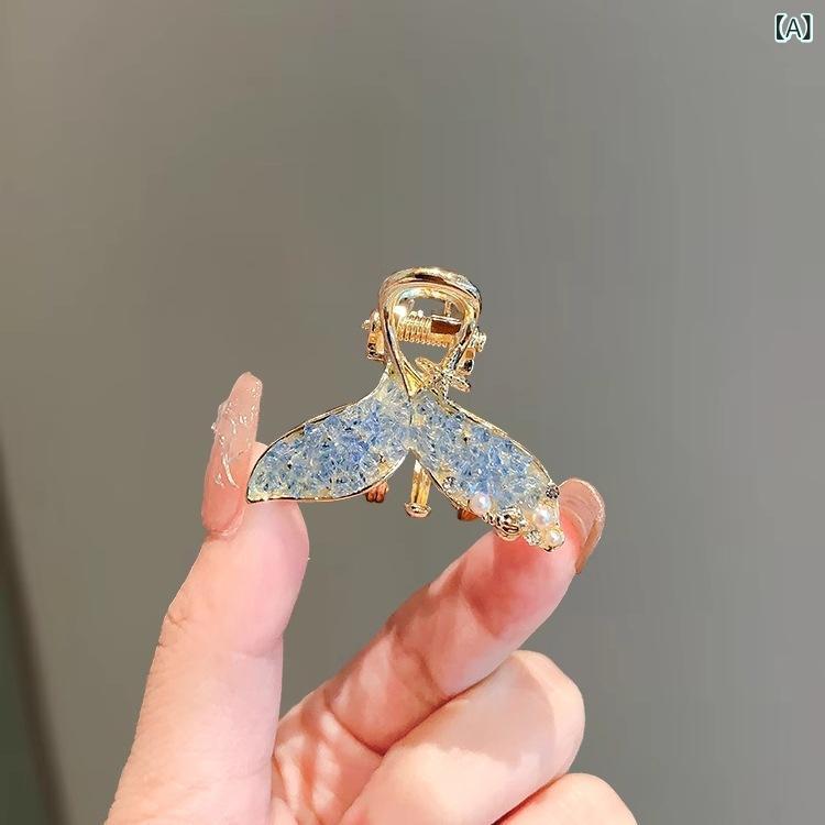 ・カテゴリ: ヘアアクセサリー・種類: ヘアクリップ・主な素材: 亜鉛合金・処理プロセス: インレイ（はめ込み）・スタイル: 姫系、フェミニン・デザイン特徴: 魚の尾・カラー展開: フィッシュテール・前髪ミニクリップ・対象: レディース