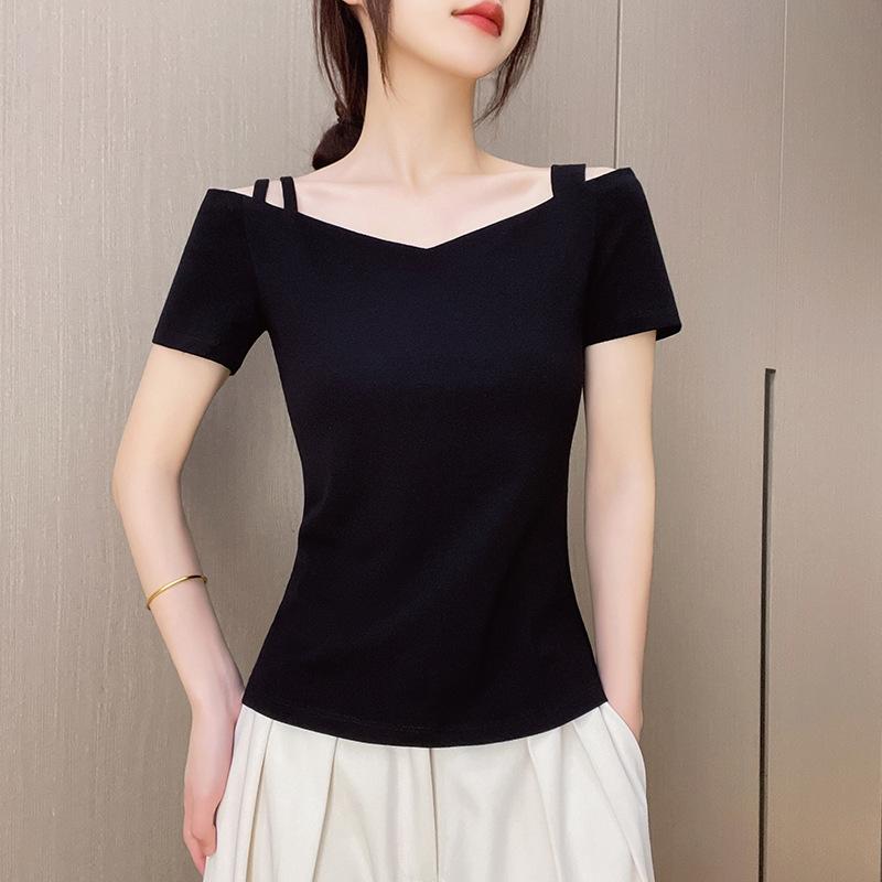 ・カテゴリ: Tシャツ・柄: 無地・袖丈: 半袖・ネックライン: ボートネック・着丈: 超短丈(≤40cm)・カラー展開: ブラック、ホワイト・サイズ展開: S、M、L、XL、2XL・スタイル: エレガント