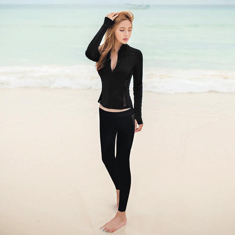 ・カテゴリ: 水着・対象: 女性・対象年齢: 成人・柄: 無地・仕様: 胸パッドあり、ワイヤーなし・素材: ナイロン、ポリエステル・素材含有量: 70%・重量: 約180g・裏地素材: ポリエステル・裏地含有量: 70%・着用シーン: 水泳...