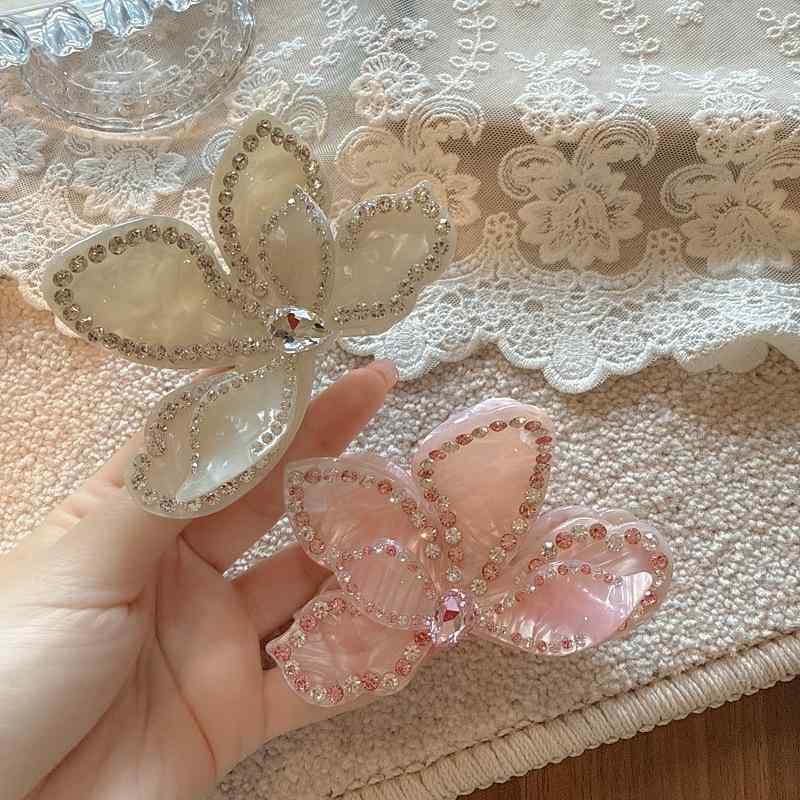 ・カテゴリ: ヘアアクセサリー・素材: アセテート・スタイル: ヘアクリップ・加工技術: ハンドメイド・詳細カテゴリ: バンスクリップ・カラー展開: ホワイト、ピンク・デザイン要素: 柄、自然・テイスト: フェミニン、清新、スウィート・対象...