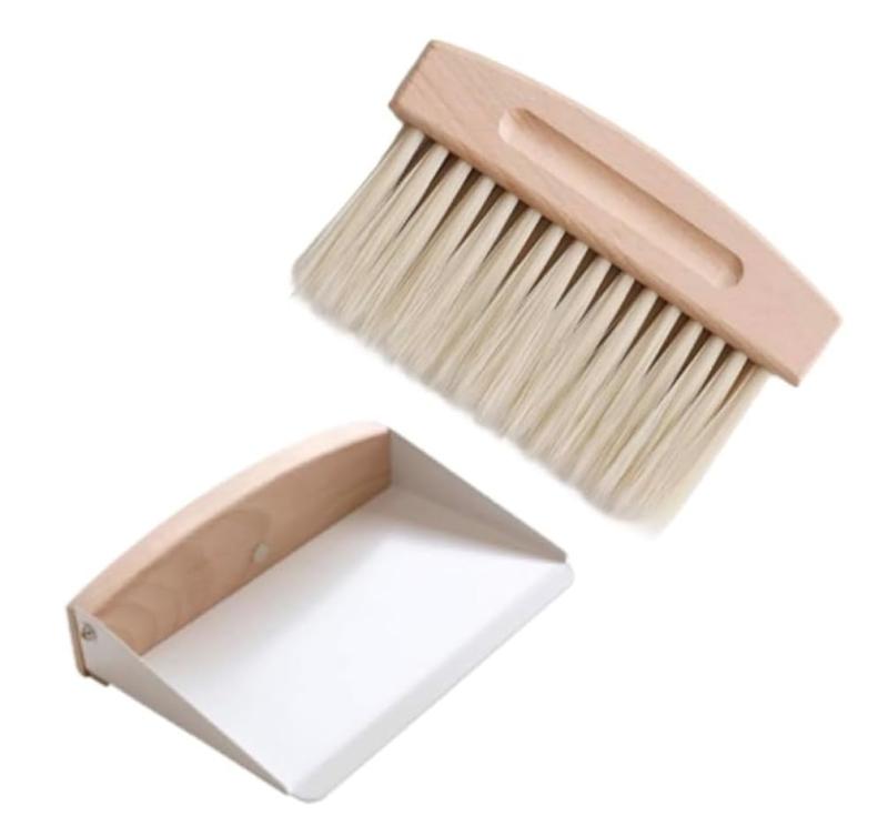 SANERY 室内専用 ほうきちりとりセット ミニほうき 卓上ほうき おしゃれ コンパクト 室内掃除【高効率ホコリ取りと長寿命を両立】欅木製ハンドルは温かみのある触感と優れた耐久性を兼ね備え、人間工学に基づく設計で握り心地が抜群。剣麻製刷毛...