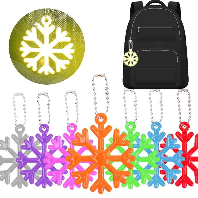 [Sitengle] 反射キーホルダー リフレクター 8枚入り 雪の結晶 反射板 交通安全グッズ カバンに掛ける 夜間 通園 通学 子供 塾帰り 夜行 自転車 散歩 子供用 大人用【高輝度】ライトなどに反射して光るキーホルダーです。夜間の視...